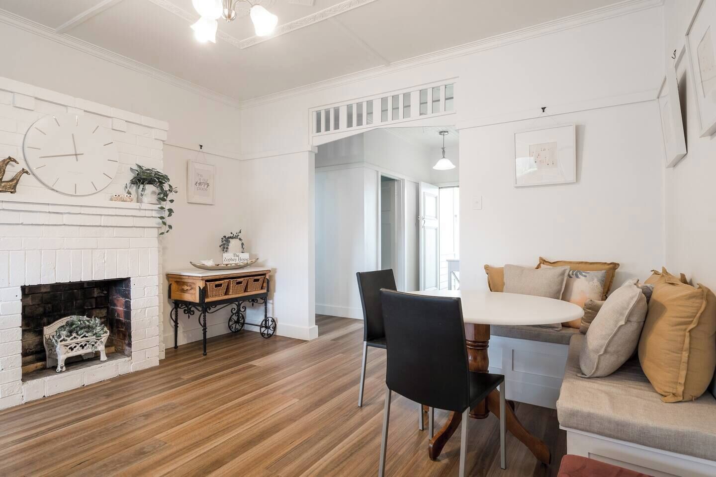 The Zophey House A Charming Coastal Cottage - Melbourne