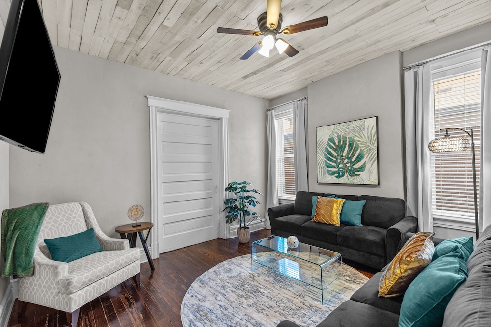 Cozy Shaw Sanctuary | Jz Vacation Rentals - Saint-Louis, MO
