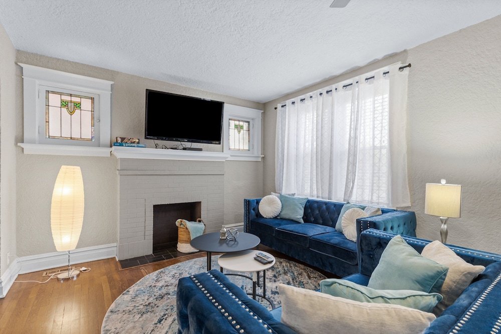 Forest Park Oasis | Jz Vacation Rentals - St. Louis, MO