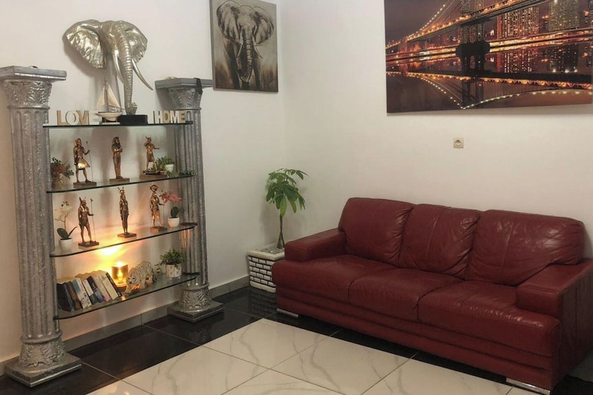 3-bed Apartment Sleeps 6 - Garden, Parking, Pets - Abidjan