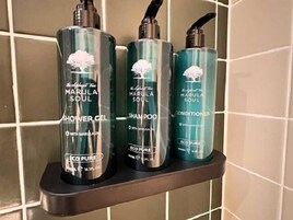 Estúdio (Quad) | Banheiro | Chuveiro, produtos de toalete grátis, secador de cabelo 