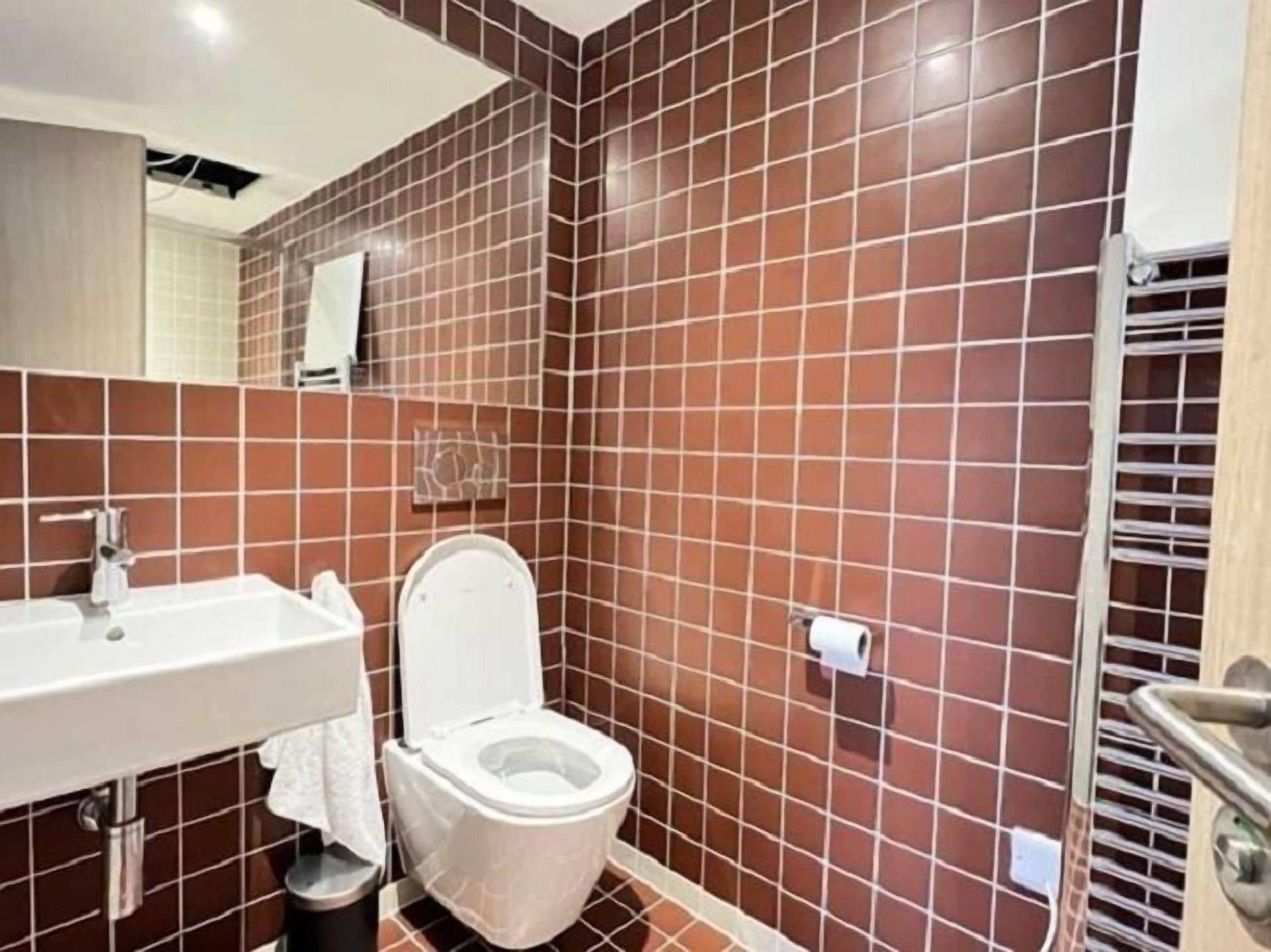 Estúdio | Banheiro | Chuveiro, produtos de toalete grátis, secador de cabelo 