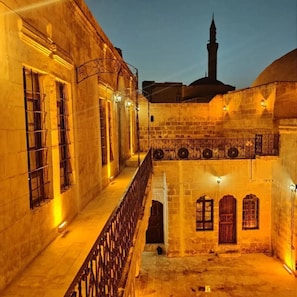 TV de tela plana 81 polegadas com canais via satélite