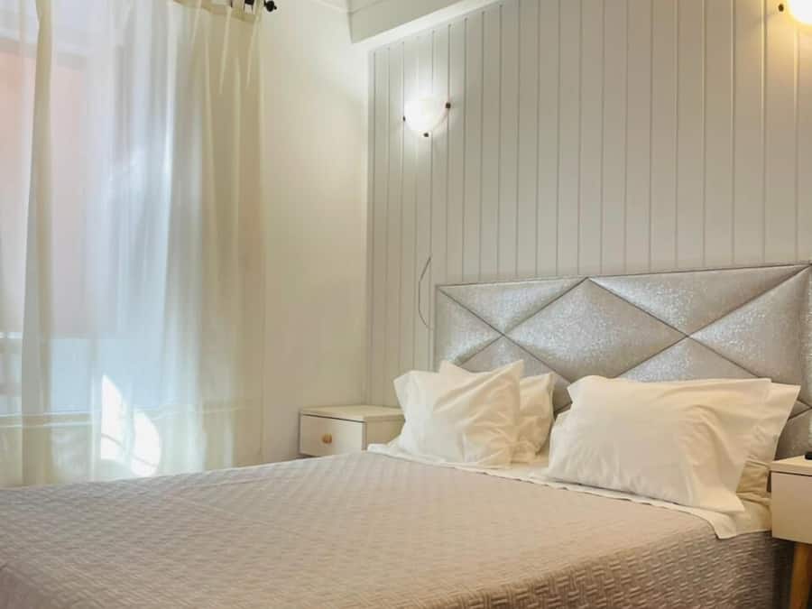 Quarto casal básico, 1 cama de casal | Wi-Fi de cortesia, roupa de cama