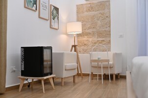 Quarto Superior | Com decoração personalizada, secretária 