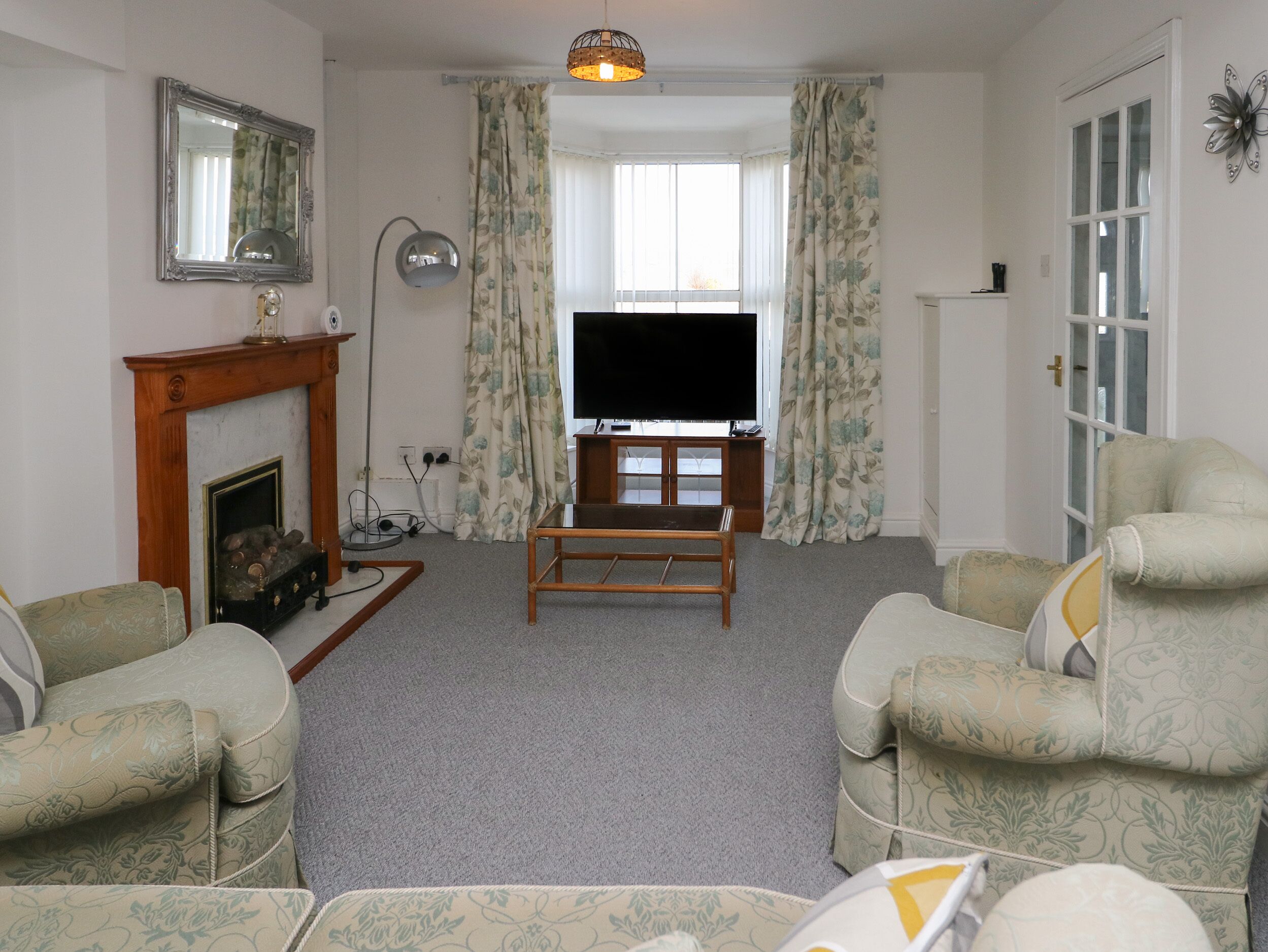 23 Beach Road, Pet Friendly, Country Holiday Cottage In Y Felinheli - Gwynedd