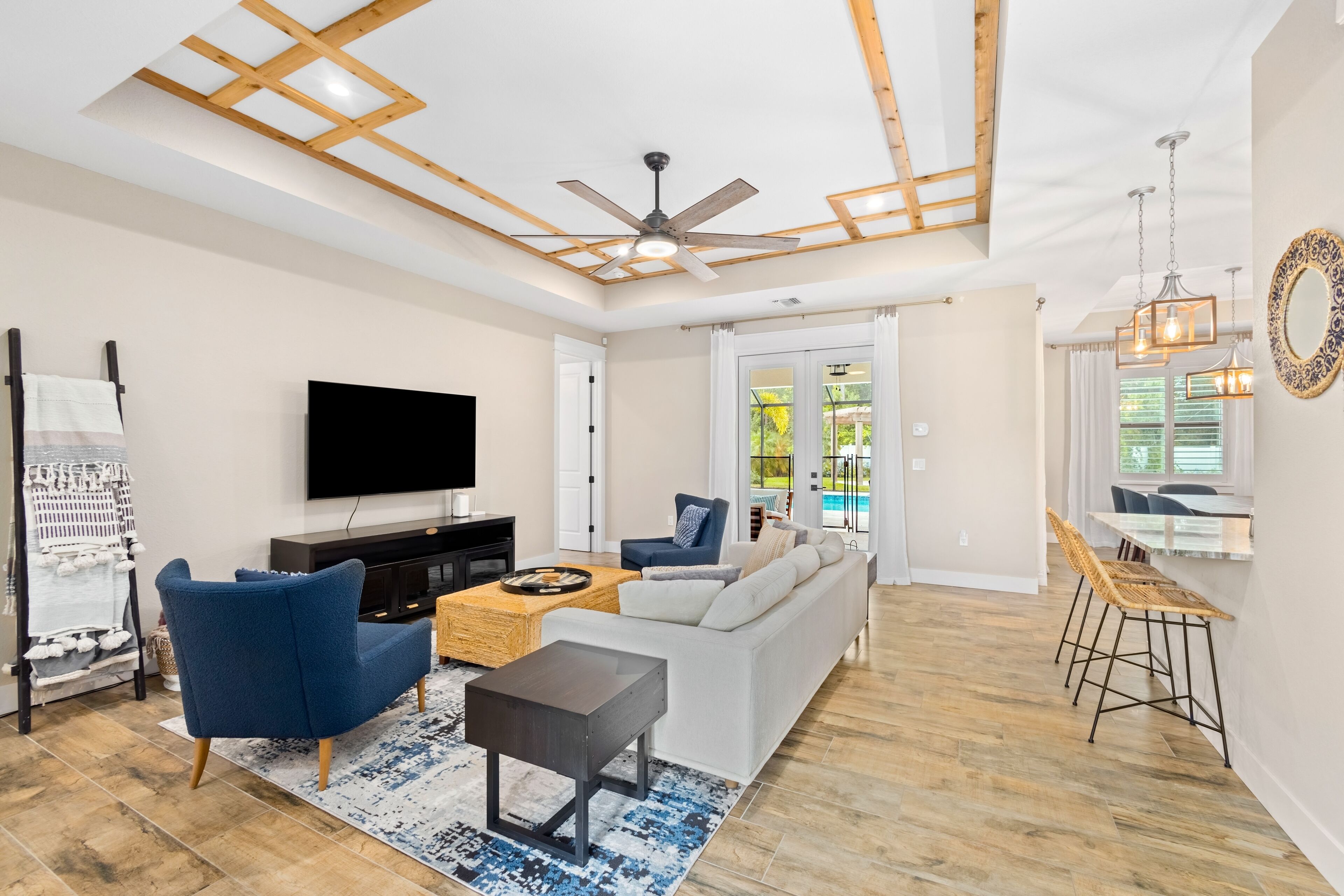 Designer Getaway With Private Pool, Luxe Lanai, Home Office & Outdoor Kitchen - Bonita Springs, FL