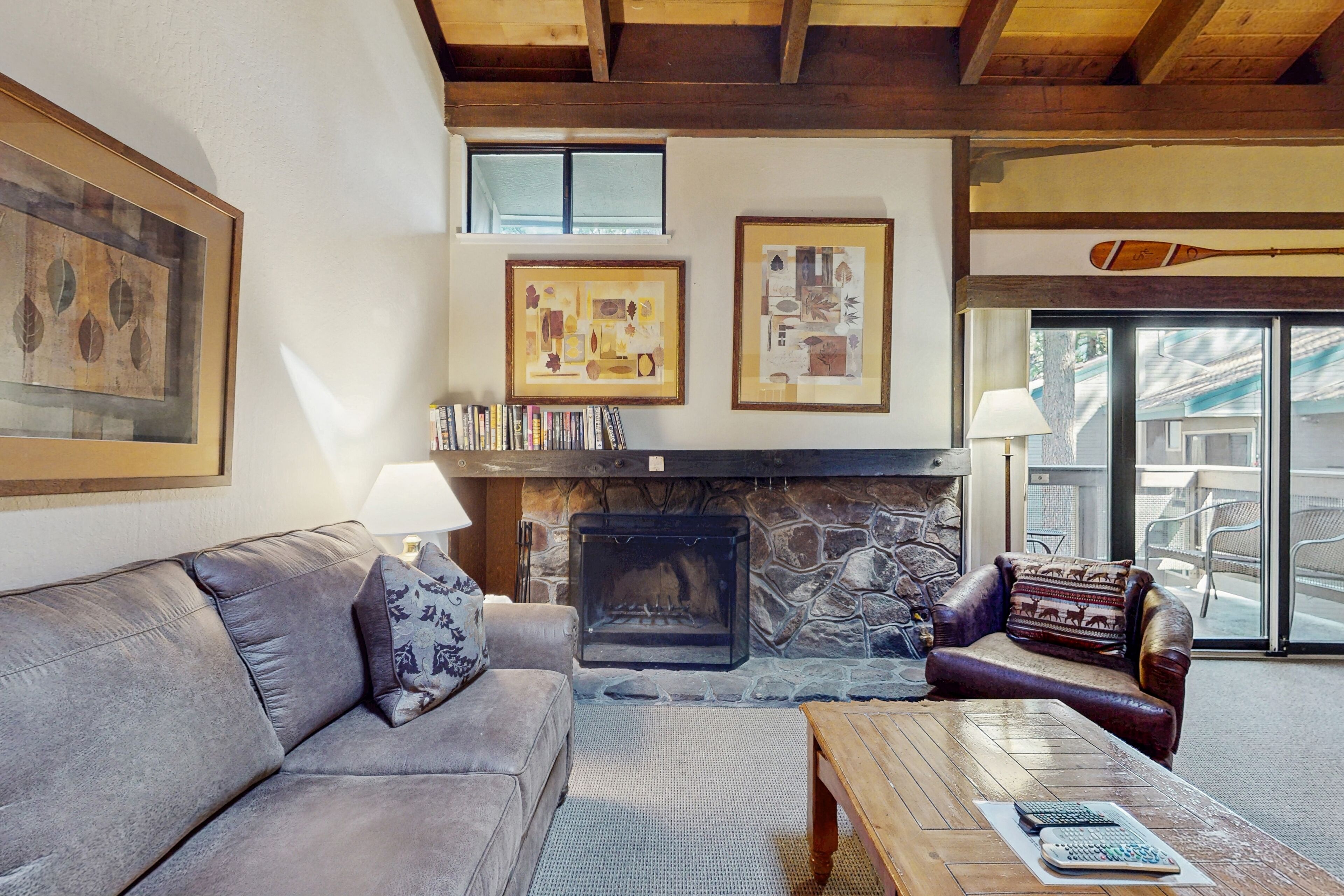 Quintessential Heavenly Basecamp At Lakeland Village With Amazing Amenities - タホー湖