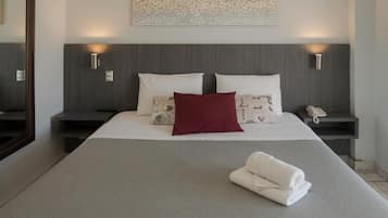 Escrivaninha, espaço de trabalho para notebook, Wi-Fi de cortesia