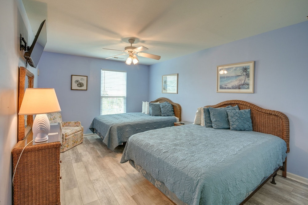 Walk to Ocean & Pier: Surfside Beach House w/ Pool - Surfside Beach | Vrbo