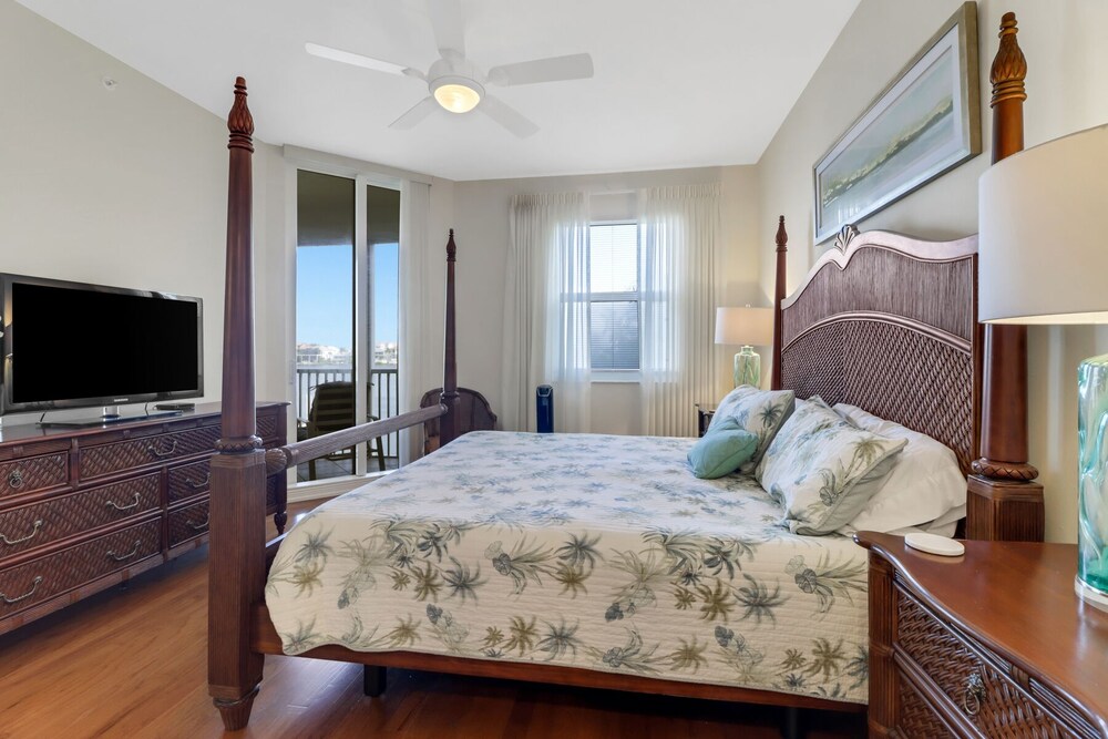 Regatta steps to Vanderbilt Beach- 3Bed 2Bath, Bayview - North Naples ...
