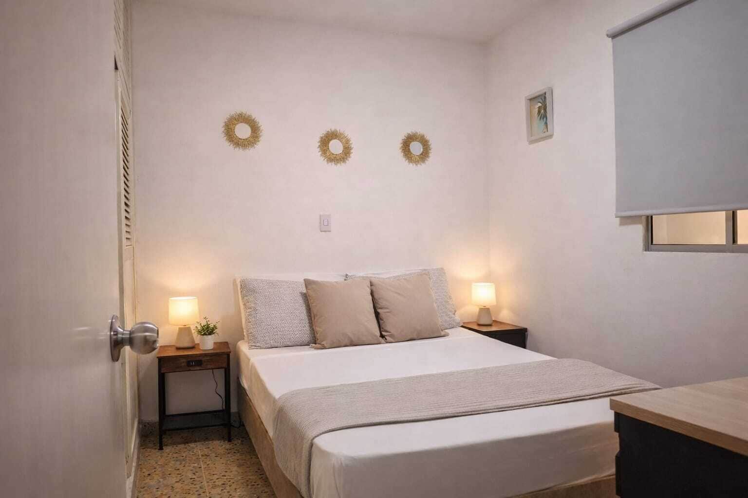 Cortinas blackout, Wi-Fi de cortesia, roupa de cama