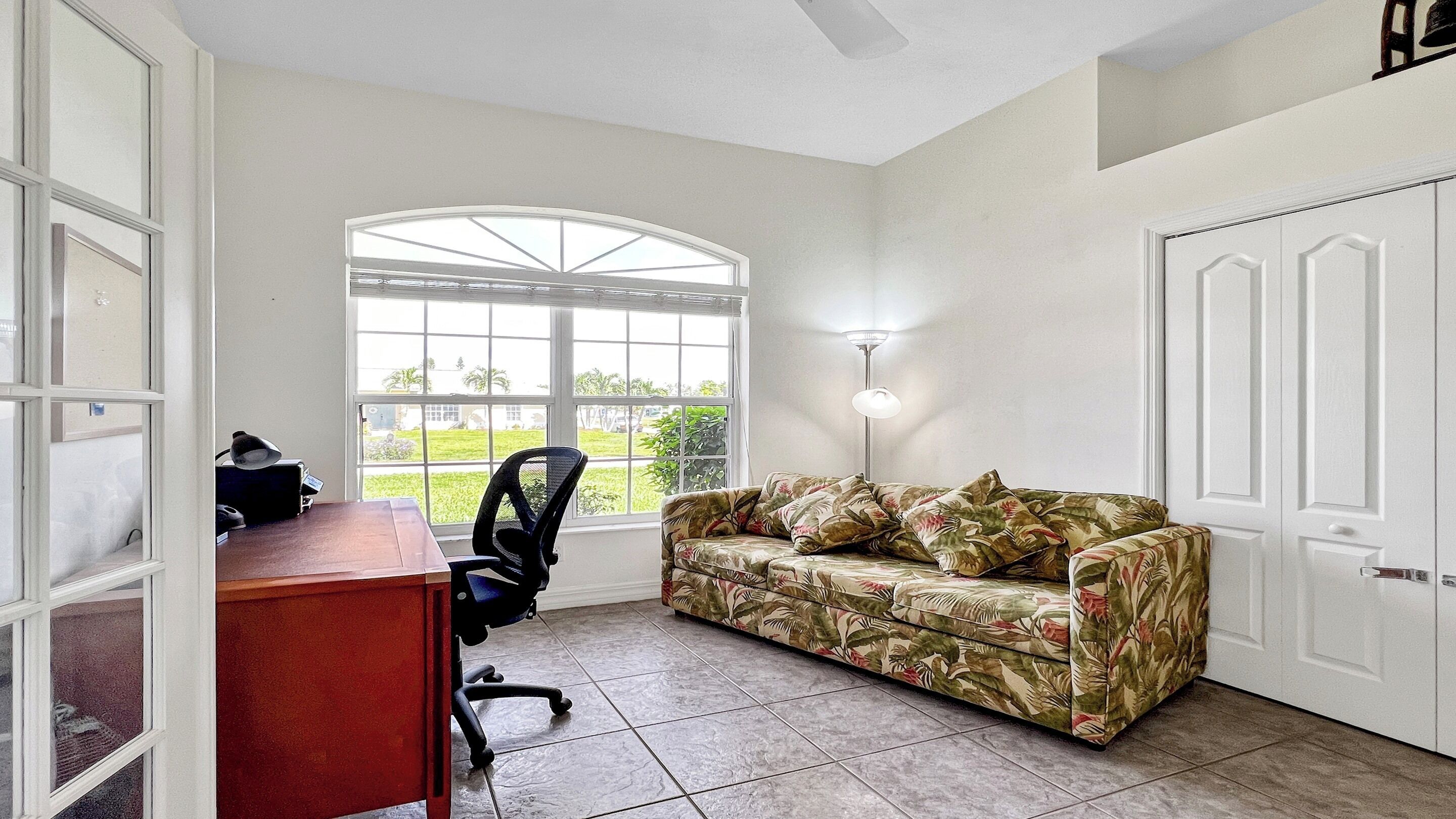 Timeout -South Facing Terrace With Large Pool - Fort Myers, FL