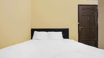 Quarto casal econômico | Wi-Fi de cortesia, roupa de cama