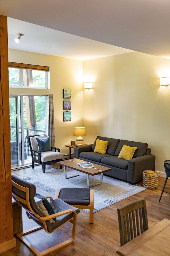 Surfers` Nest - Waterfront Townhome - 우클루릿