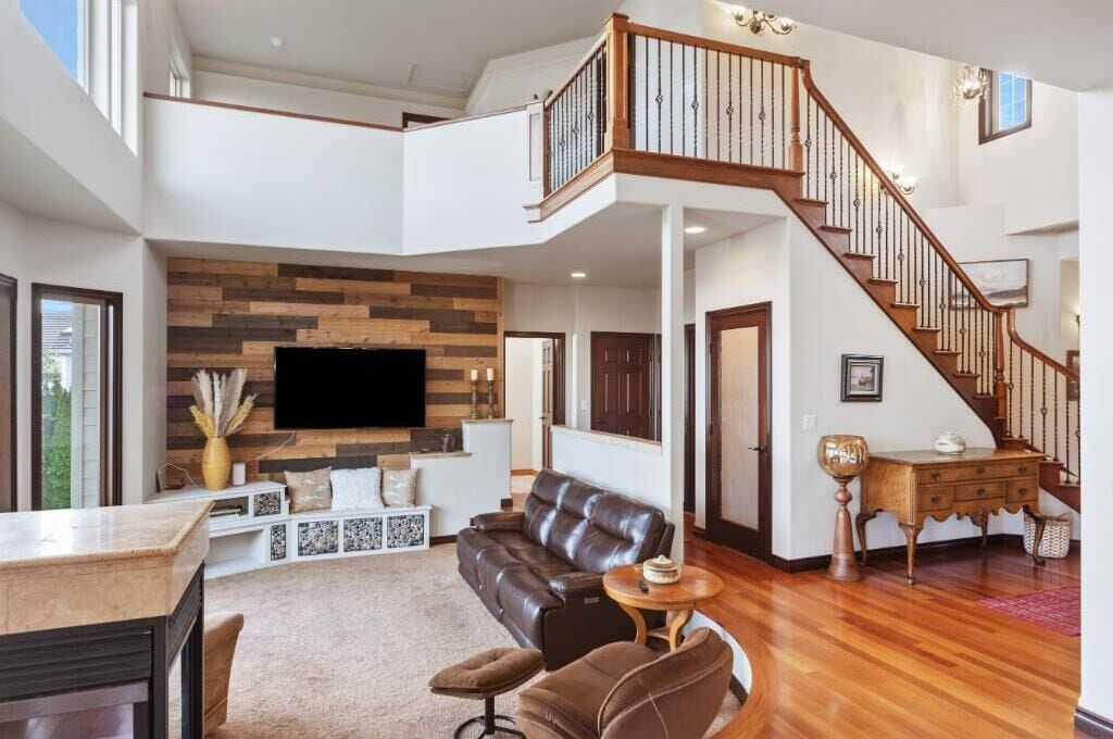 Awesome 5 Bedroom, 4 Bathroom, Waterfront Home With Beautiful Views And Sauna. - Poulsbo, WA