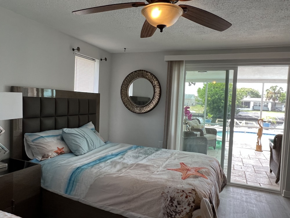 Paradise!canal-river Front Heated Pool House With Gulf Ofmexico Access.remodeled - ホリデー, FL