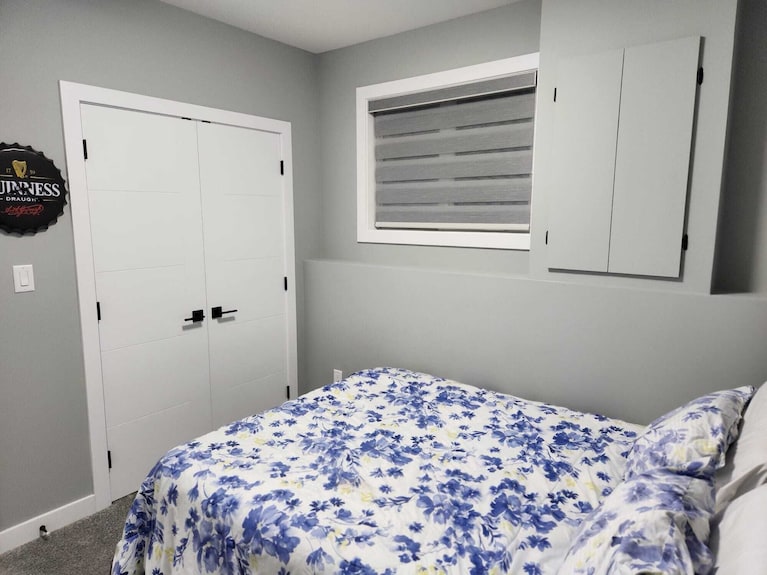 Entire 2 Bedrooms Basement Suite. Close To Airport And Parks - SaskTel Centre