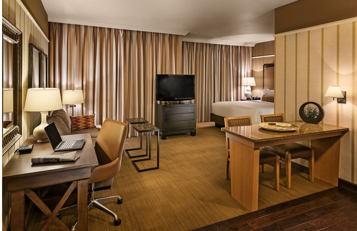 Discover Ideally Located Suites In Gainey Ranch Az W/ Free Parking & Breakfast! - Scottsdale, AZ