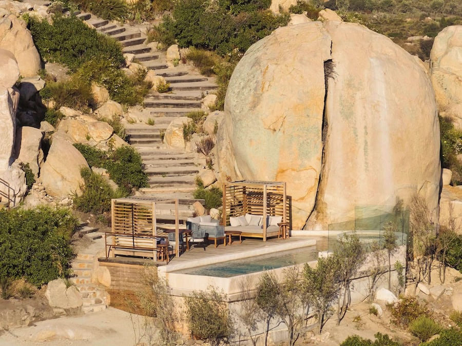 Piscina exterior sazonal, da(s) 8:00 à(s) 18:00, guarda-sóis