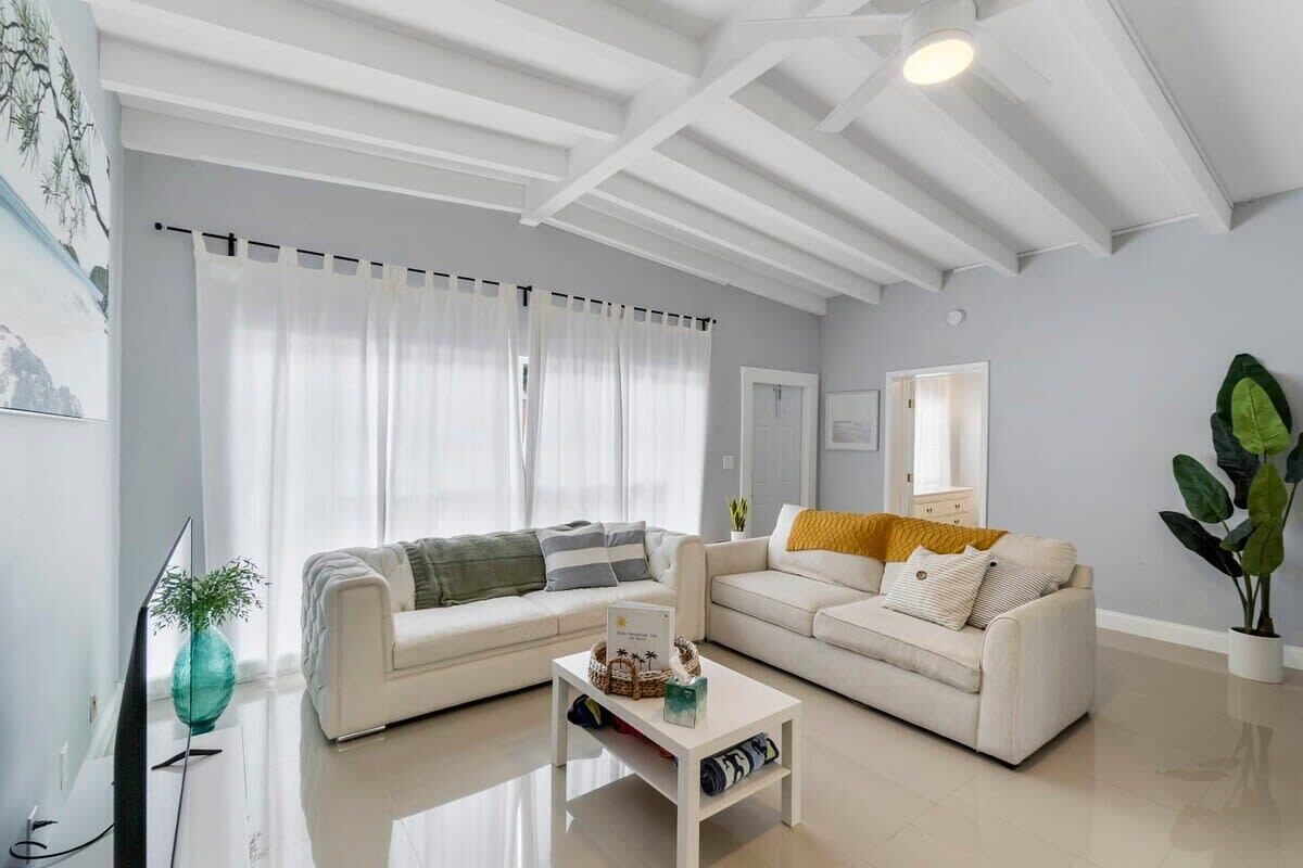 The Sandbar|walk To Beach|fire Pit + Pool - Coconut Creek, FL