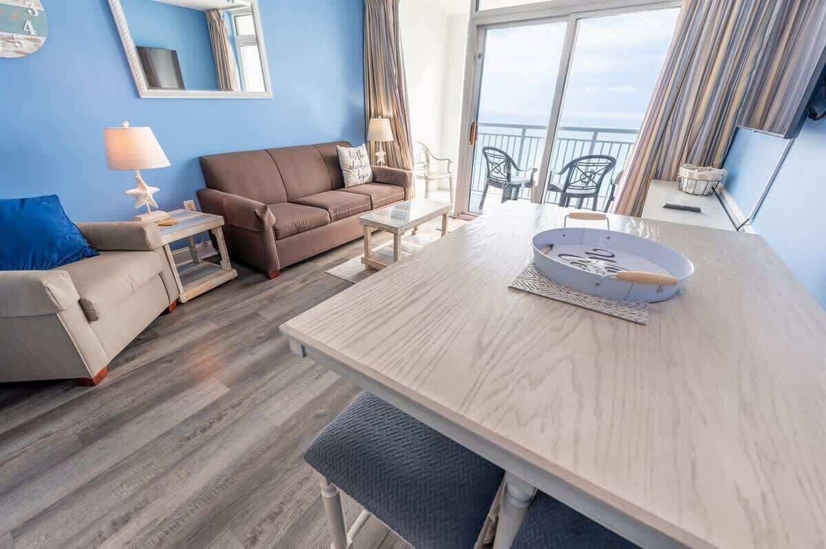 Amazing Direct Oceanfront Views - Luxurious Suite! - Myrtle Beach, SC