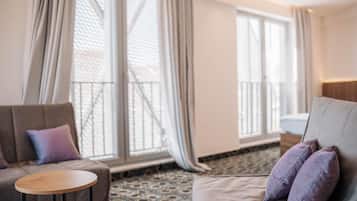 Quarto casal ou duplo luxo | Quartos à prova de som, Wi-Fi de cortesia