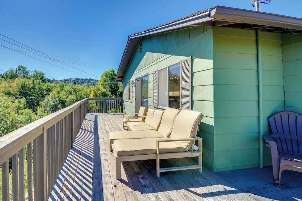 1 Mi To Whiskey Row: Home W/ Fire Pit & Deck - Prescott, AZ