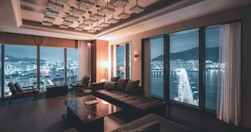 Suíte grand, várias camas, para não fumantes (Wyndham) | Roupas de cama premium, edredons de pluma, frigobar, cofres nos quartos