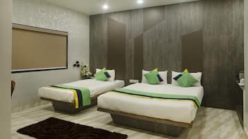 Quarto Deluxe | Cofre no quarto, secretária, roupa de cama fornecida