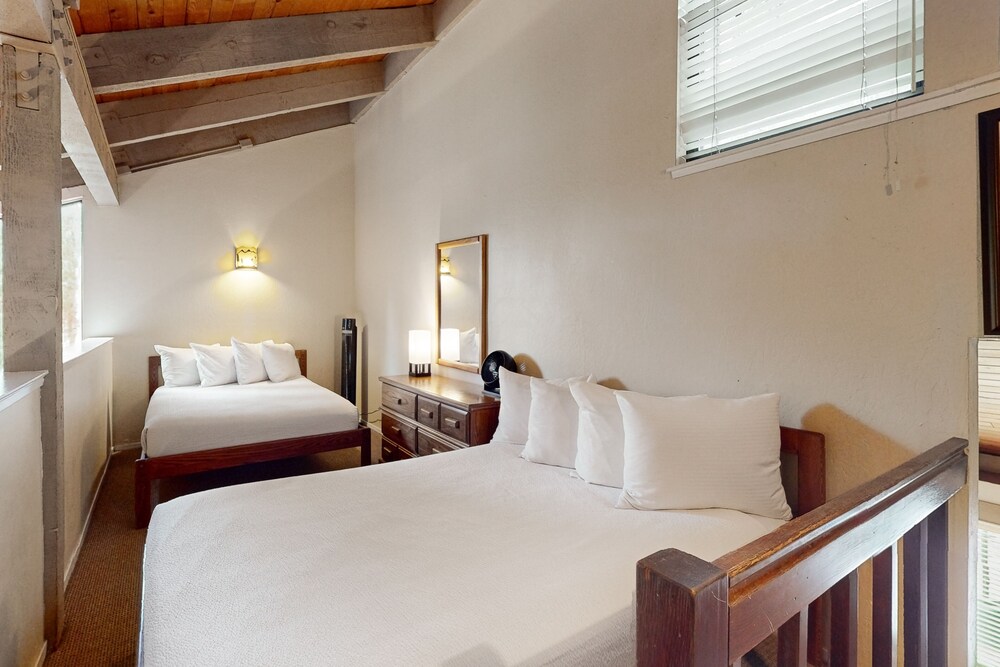 Wake Up To The Lake & Mountains Near A Private Beach & Heavenly Resort - South Lake Tahoe, CA