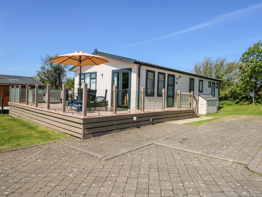 32 Sanctuary Lodge - Llŷn Peninsula