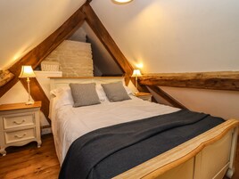4 quartos, com decoração personalizada, com mobília individualizada