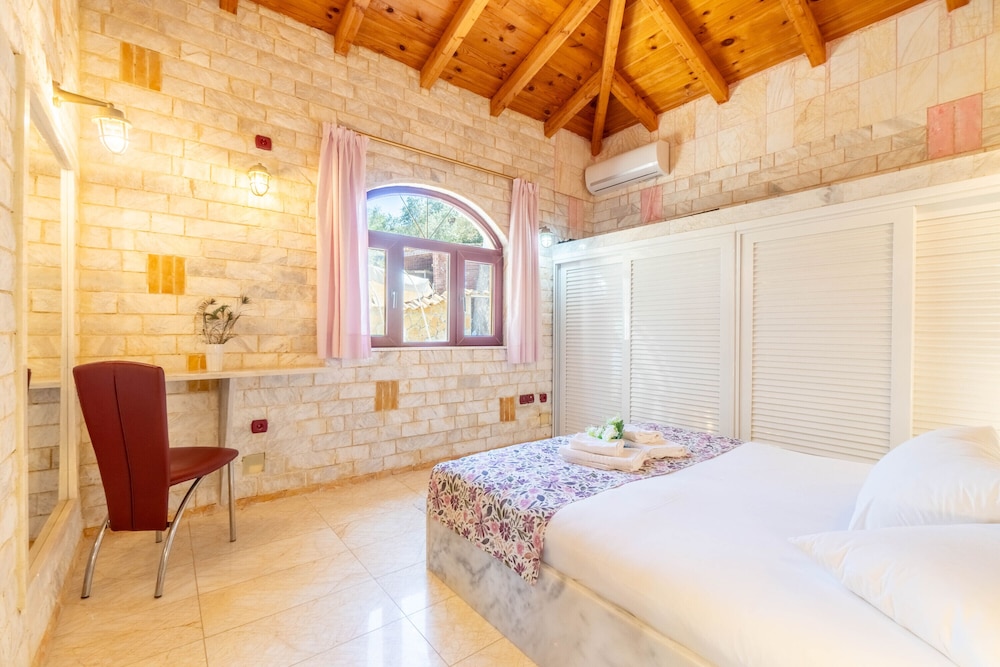 Country House 'Paco's Resort Luxury Villa 31' With Sea View, Wi-fi And Air Conditioning - Paxi