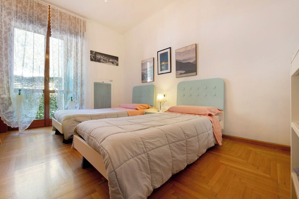 Holiday Home "House Of Roses" With Private Terrace & Wi-fi - Como