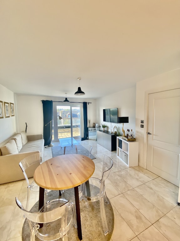 Cozy Retreat Huge Terrace Apartment - Essex