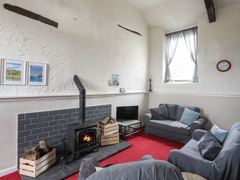 Capel Zion, Pet Friendly, Country Holiday Cottage In Amlwch - Anglesey