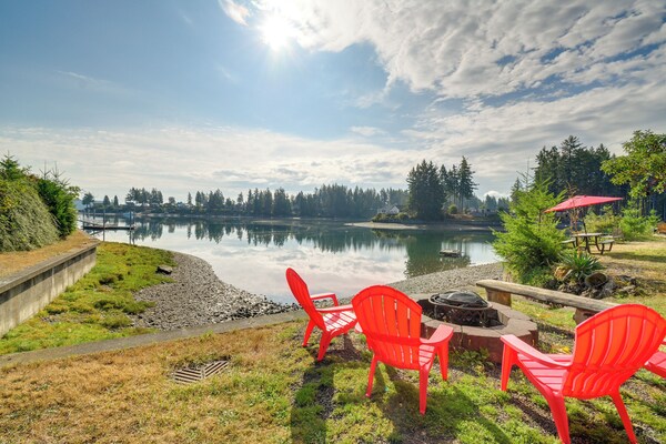 Waterfront Allyn Retreat W/ Guest House & Beach! - Jarrell Cove State Park, Shelton