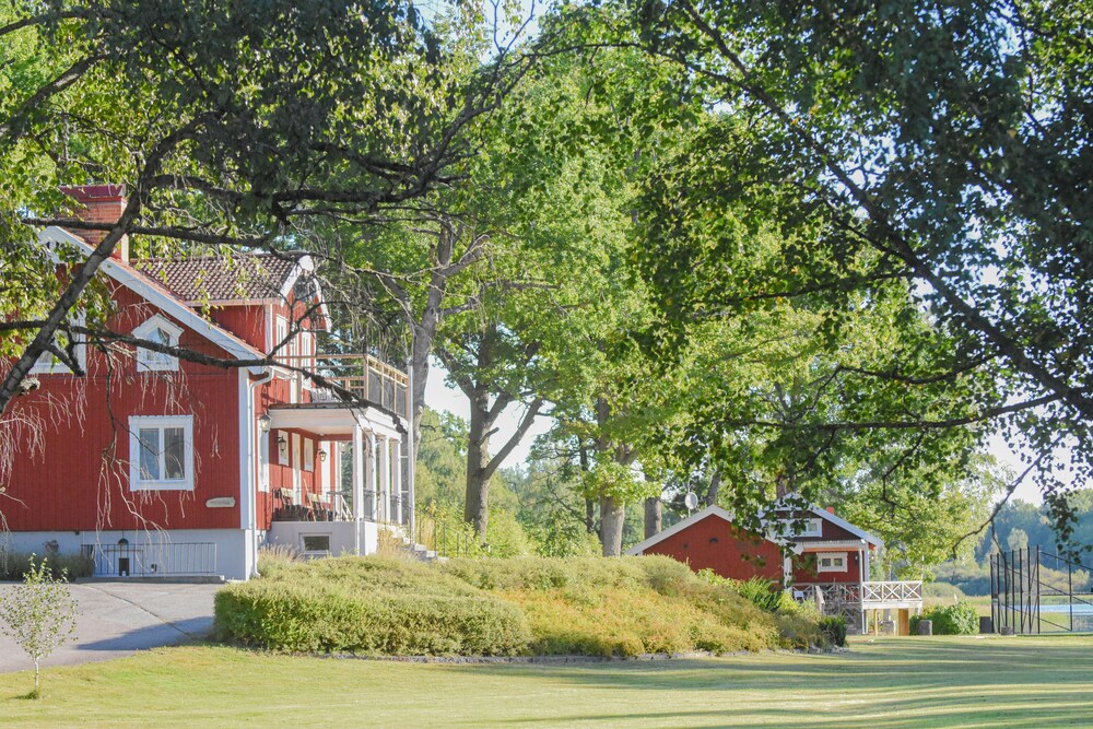 Idrottsgården Lakeside Accommodation And Events - Flen