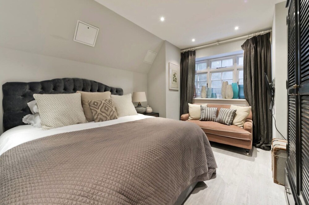 Unique family home in Hammersmith - London | Vrbo