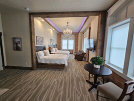 Suite-Estúdio Executiva | Roupa de alta qualidade, com decoração personalizada 