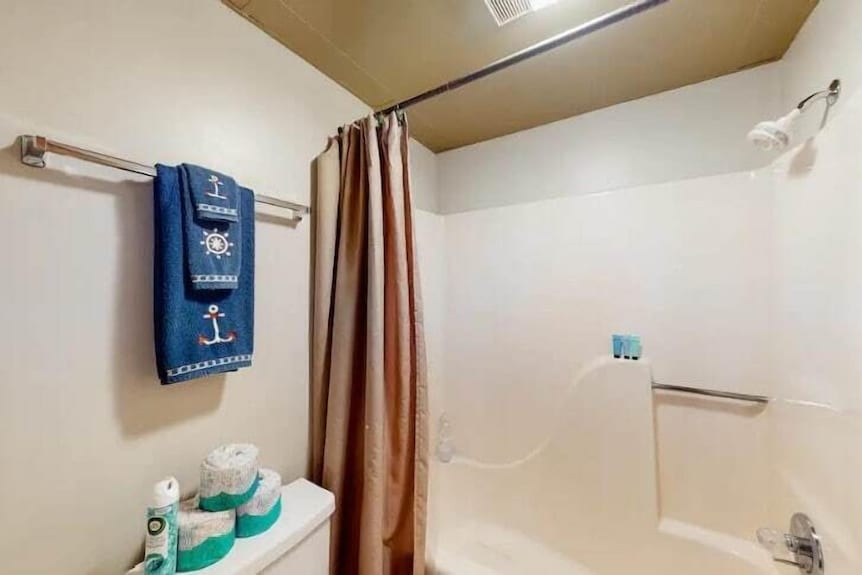 Miami Suite 102 At Tradewinds - Eureka Springs, AR