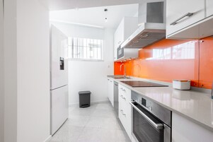 Casa geminada | Cozinha privada | Geladeira, micro-ondas, fogão, cooktop