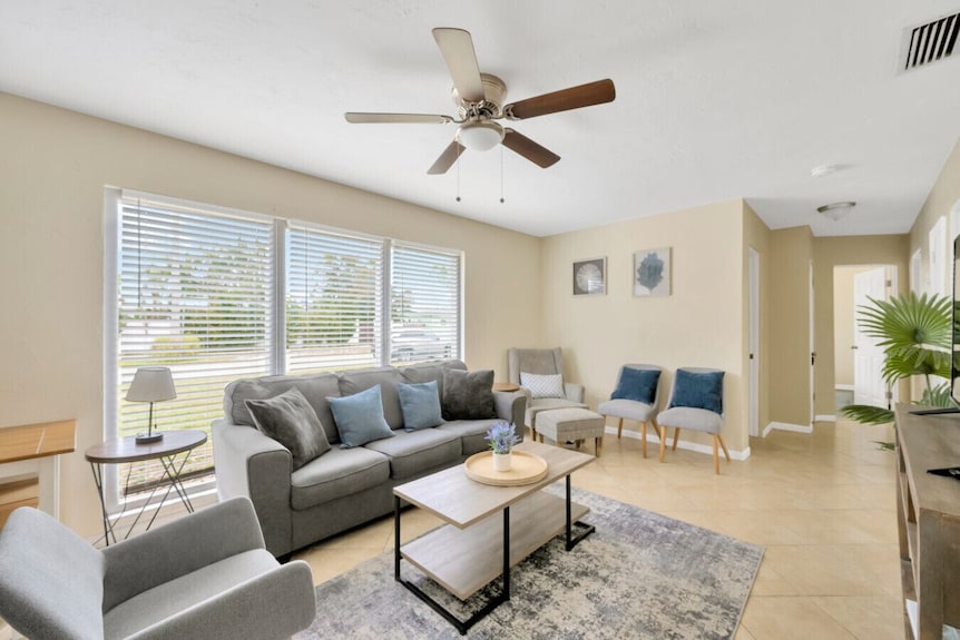 Remodel Home W/ Heated Pool, Patio & Gas Grill - Siesta Key, FL