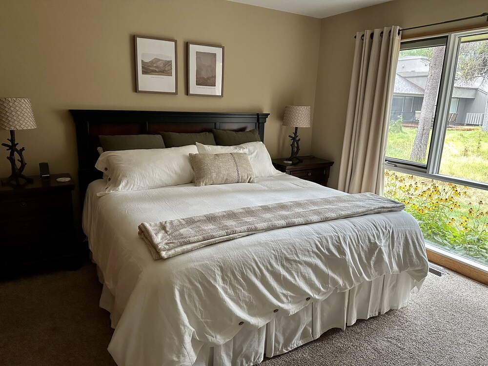 Sunriver Meadow House - A Place to Relax, located 2 minutes from the ...
