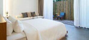 Khiri Suite | Cofres nos quartos, escrivaninha, quartos à prova de som