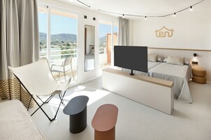 1 quarto, cortinas/cortinados opacos, ferro/tábua de engomar