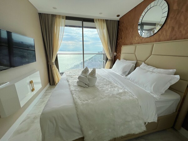 Copacabana Jomtien Beach Condo - Pattaya City