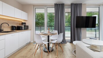Apartamento (0.2) | Sala de estar | TV de ecrã plano 