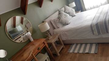 Loft Básico | 1 quarto, cofre no quarto, com decoração personalizada